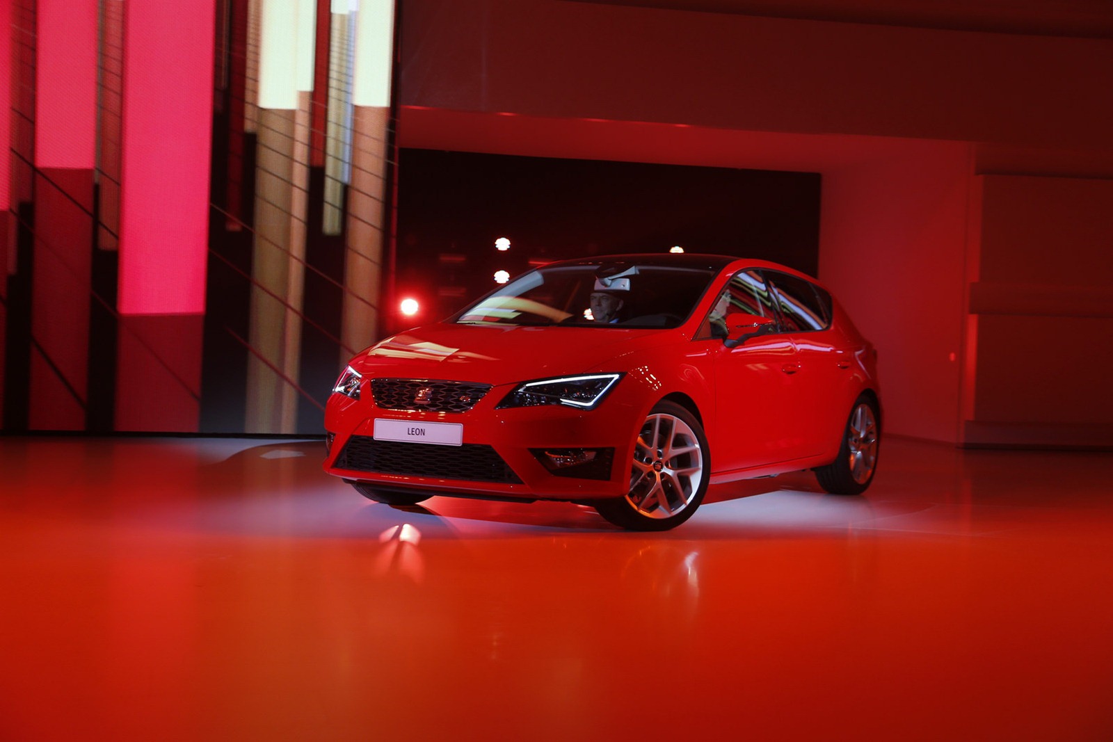 2013 Seat Leon Compact Hatch ~ Autooonline Magazine